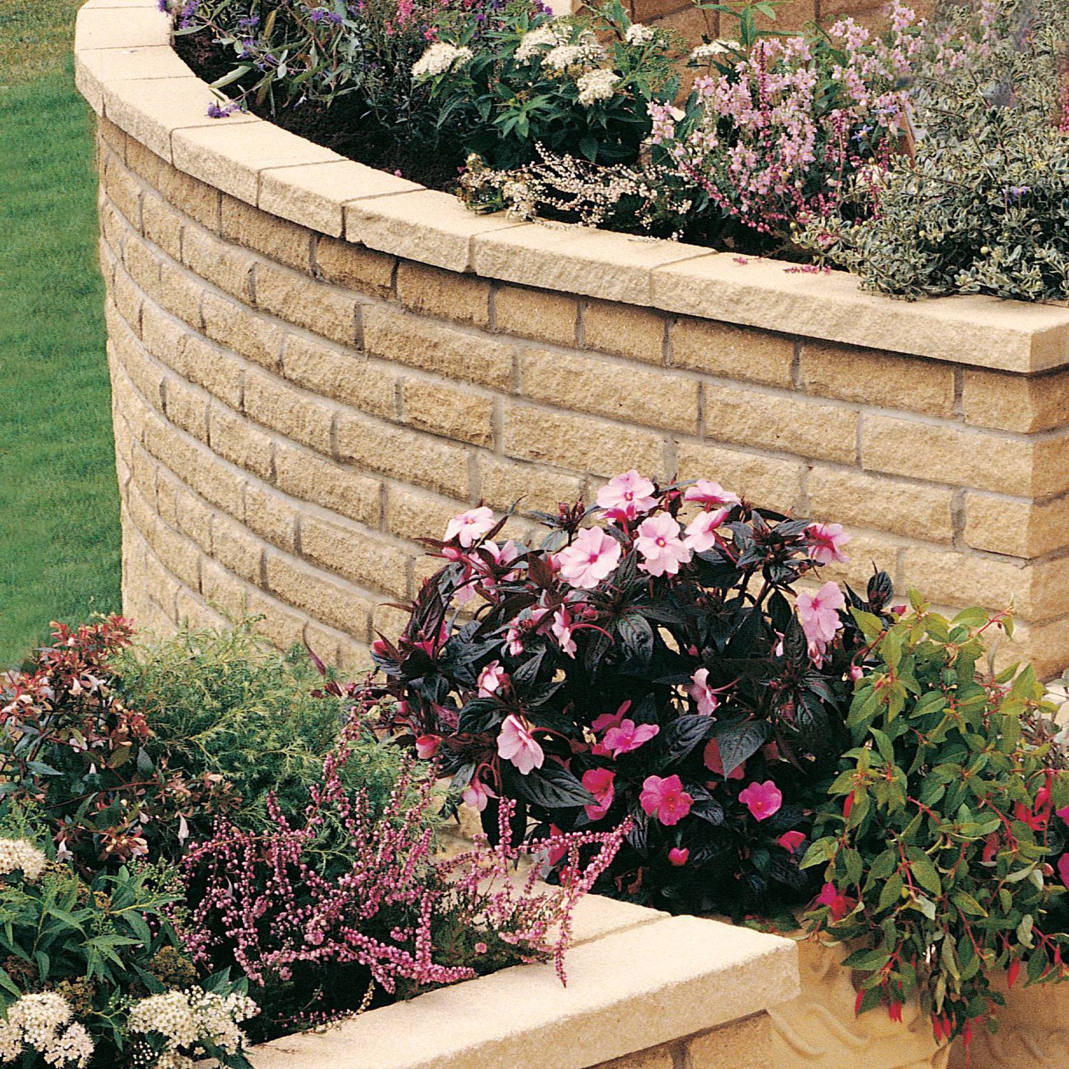 Randstein für Garten - PITCHED - BRADSTONE - Beton / Kunststein / hoch