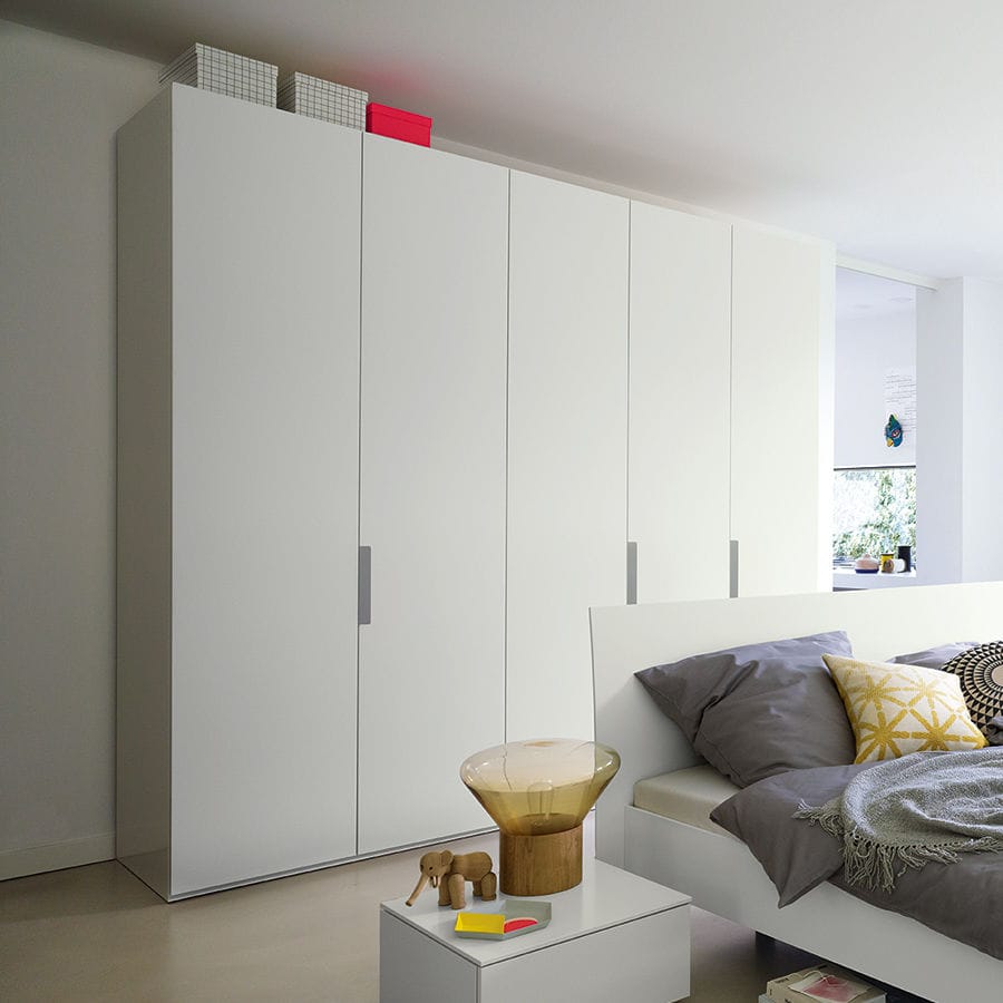 Moderner Kleiderschrank - BASE - interlübke - lackiertes Holz / mit ...