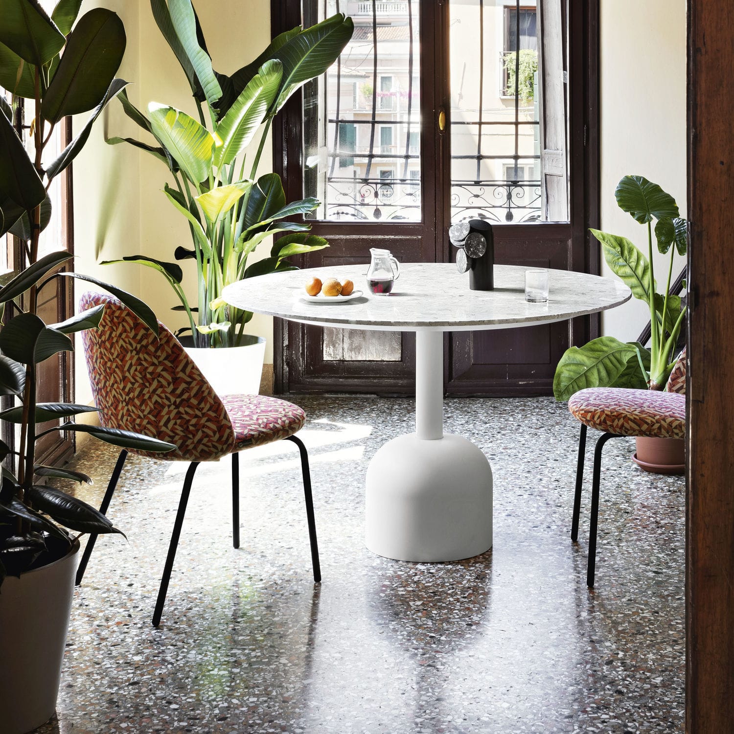 Moderner Tisch - Illo - miniforms - Eiche / Nussbaum / Esche