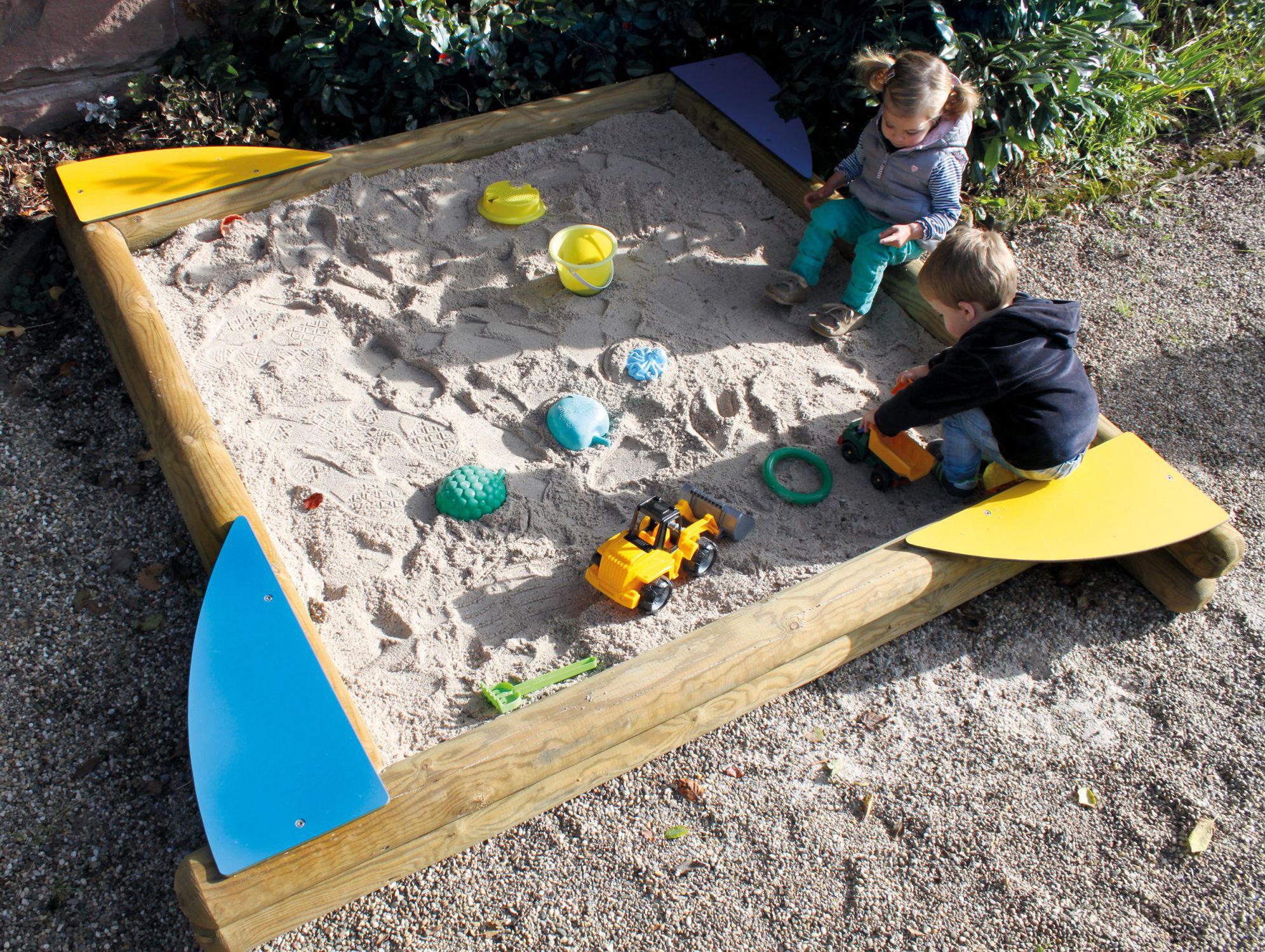 Sandkasten für Spielplätze - PLAY - Braun Wuerfele