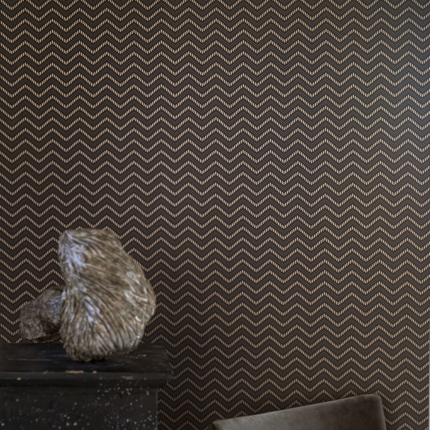 Moderne Tapete - CHEVRON DOTS - Eco - Wellenmotiv / schwarz