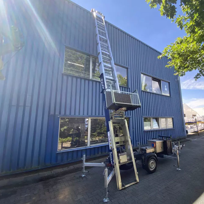Lastenaufzug für Baustellen - Junior 24e - Böcker Maschinenwerke GmbH