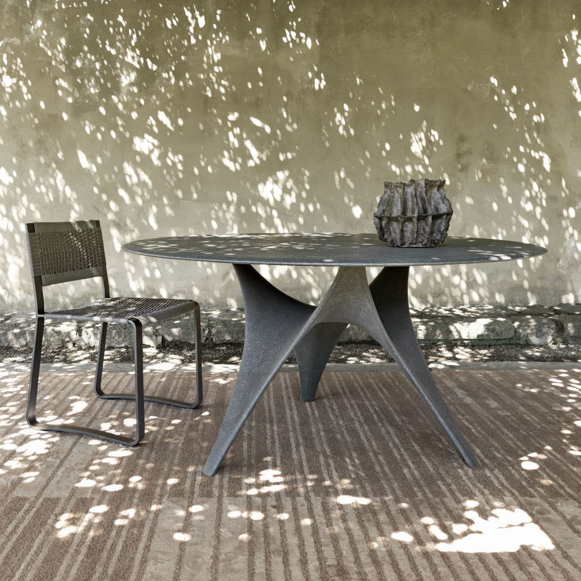 Moderner Tisch - ARC - Molteni&C - Zement / Gestell aus Zement / rund