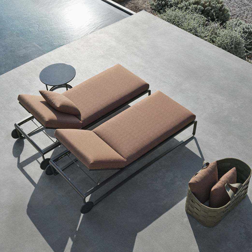Moderne Sonnenliege - GUELL - Molteni&C - Stoff / Teakholz / Polypropylen