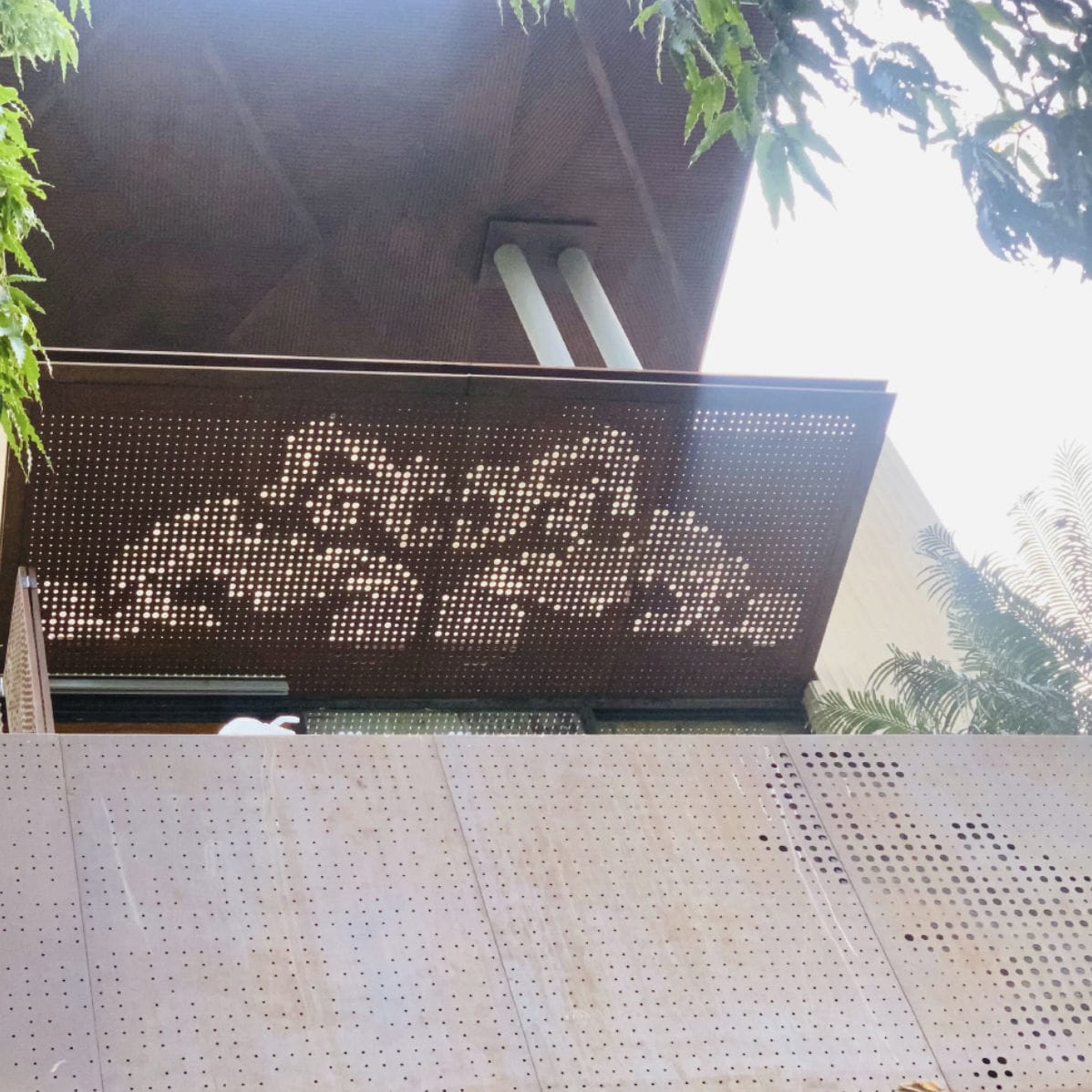 Perforiertes Metallblech - GRAPHICS - Axes in Excess - Aluminium ...