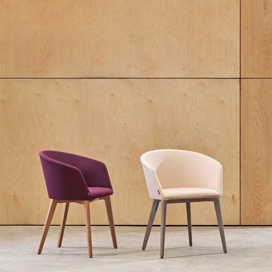 Moderner Stuhl - MOON - CAPDELL - Stoff / Gestell aus Eiche / Polster