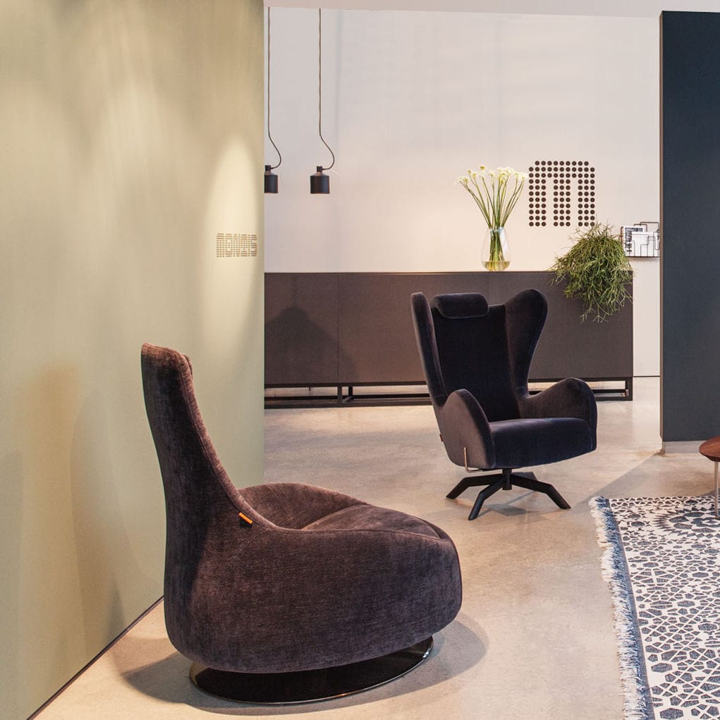 Moderner Kaminsessel - DIM SUM - MONTIS - Leder / Stoff / mit Kopfstütze