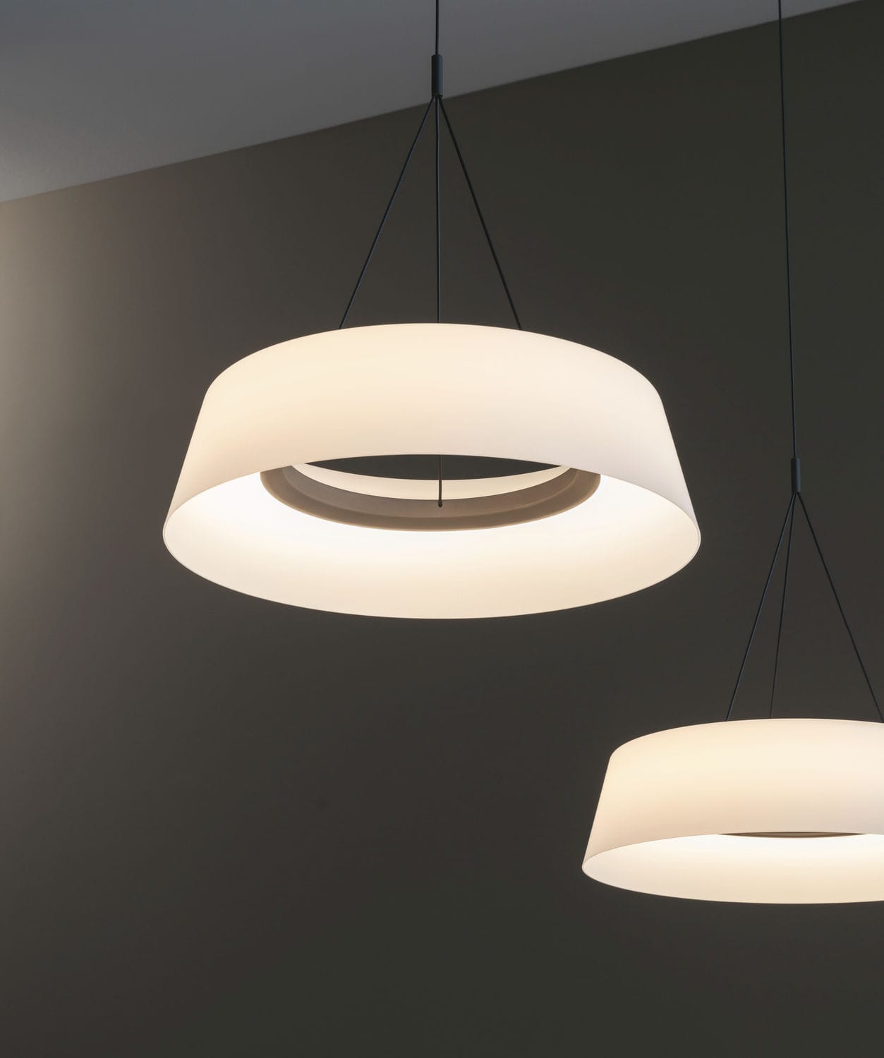 Hängelampe - Lily - VIBIA LIGHTING - Aluminium / Opal / modern