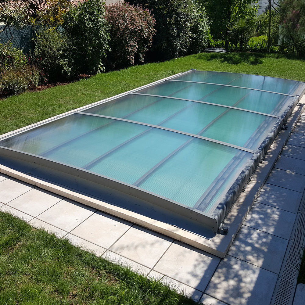 Flache Schwimmbadüberdachung - REMOVABLE CURVED - Azenco Groupe ...