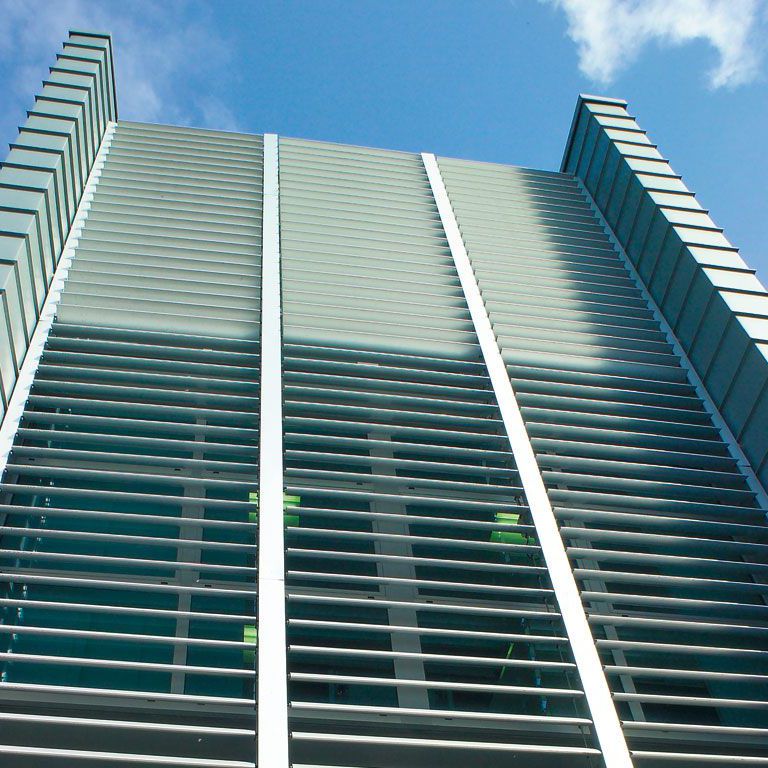 Titan-Sonnenschutzlamelle - FERRARI PLANT, MODENA - ZINTEK - Kupfer ...