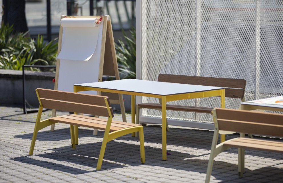 Moderner Tisch - VERA - mmcité street furniture - pulverbeschichteter ...