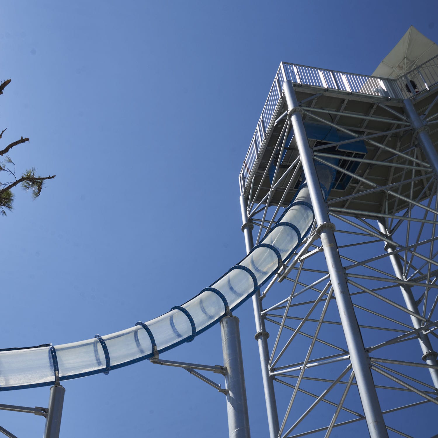 Drehende Rutsche - GLASSY LOOPING ROCKET - Polin Waterparks - für ...