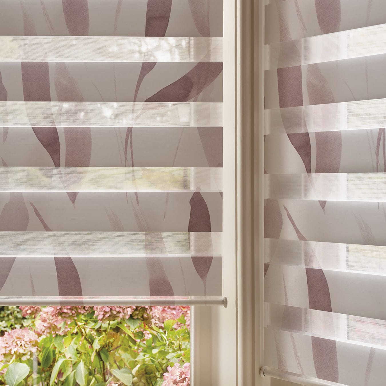 Jalousie für Fenster - TWIST™ - Luxaflex - Segeltuch / motorisiert