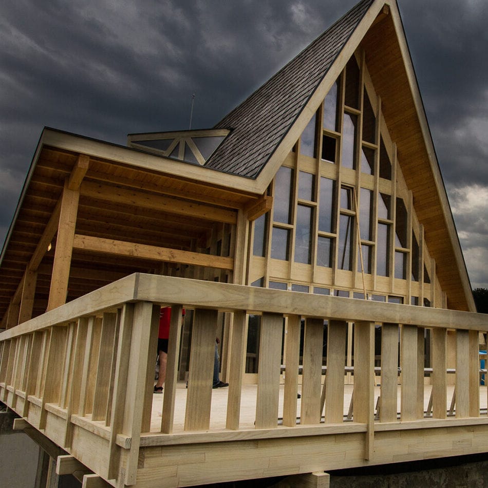 Holzgeländer - LUXURIOUS ROMANIAN HOME - Accsys Technologies - mit ...