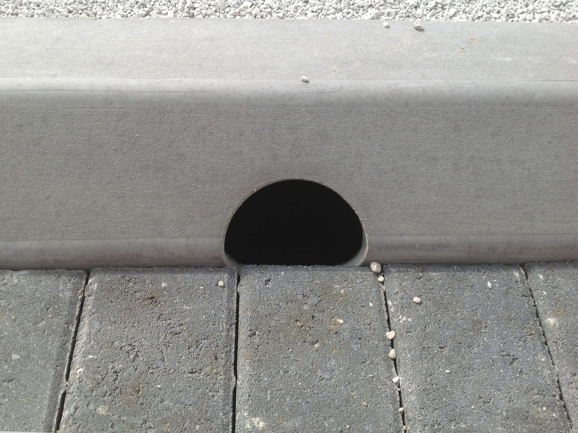 Rinnstein-Randstein - MONO BEANY - Marshalls plc - Beton / linear