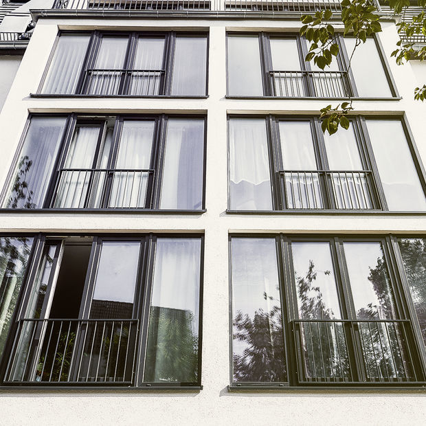 Aluminium-Geländer - GRID - HELLA - Stahl / Geländer / für Außenbereich