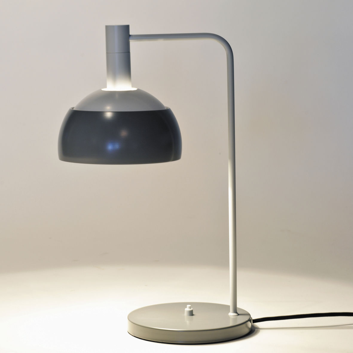 Tischlampe / modern / Metall / Innenraum - FJ - House of Finn Juhl ...