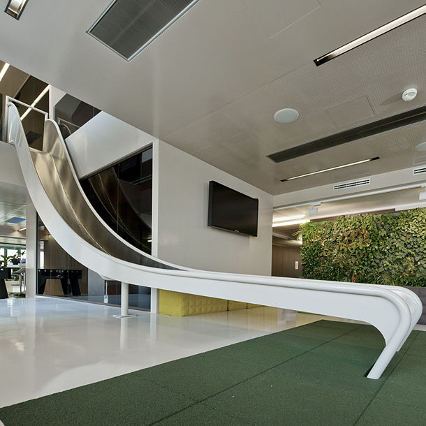 Gerade Rutsche - MICROSOFT VIENNA - atlantics GmbH - für Spielplätze ...