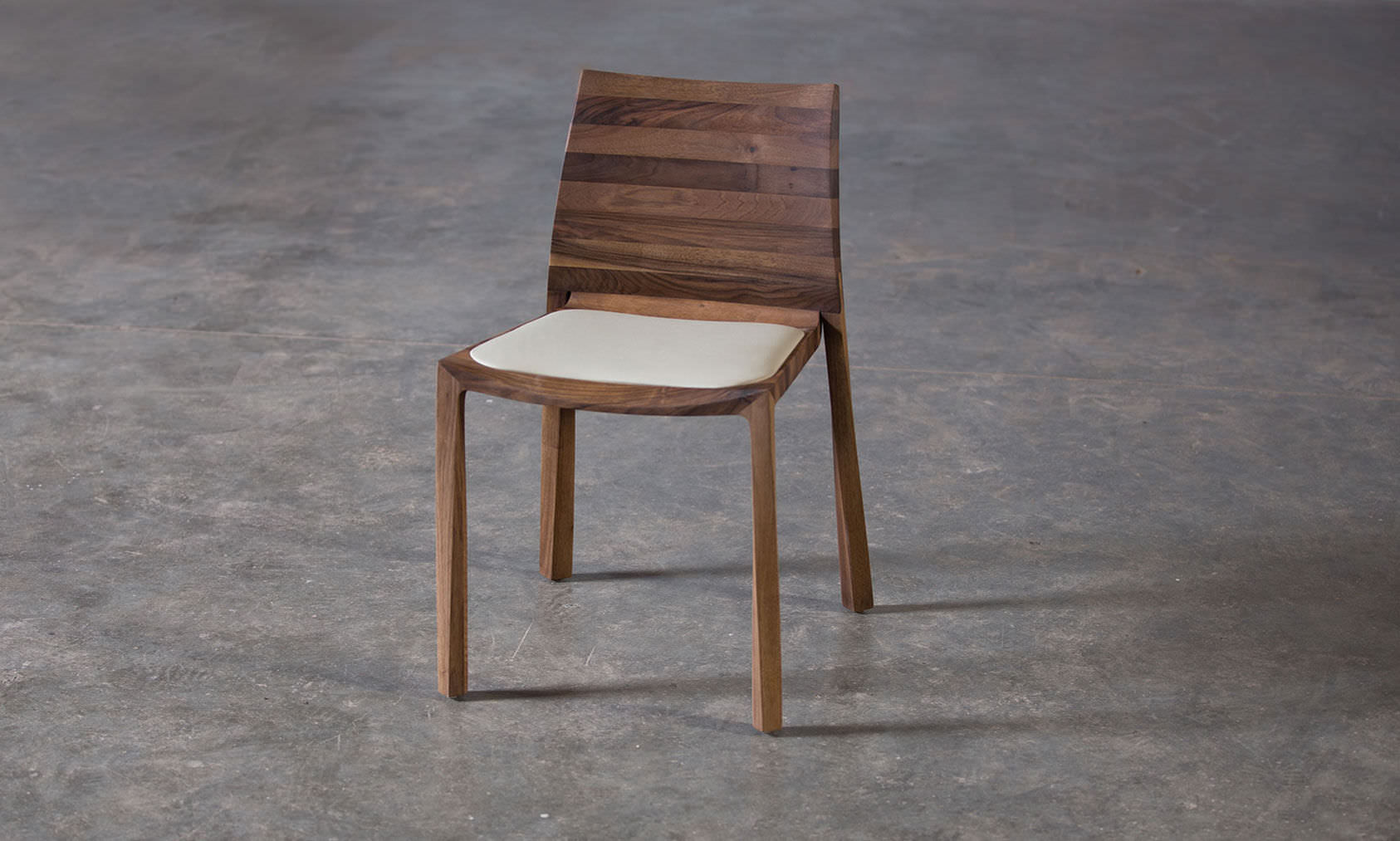 Moderner Stuhl / Stapel / aus Eiche / aus Nussbaum - TORSIO by Salih ...