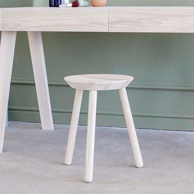 Moderner Hocker - Naïve - EMKO - Esche / Gestell aus Esche / mit 3 Beinen