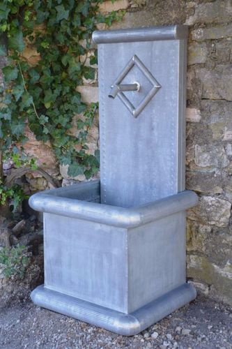 Garten-Springbrunnen - NYMPHEA - MISTERZINC - Zink / modern