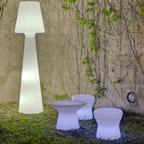 Moderner Hocker - CORFU 40 - NEWGARDEN - Polyethylen / LED-beleuchtet ...