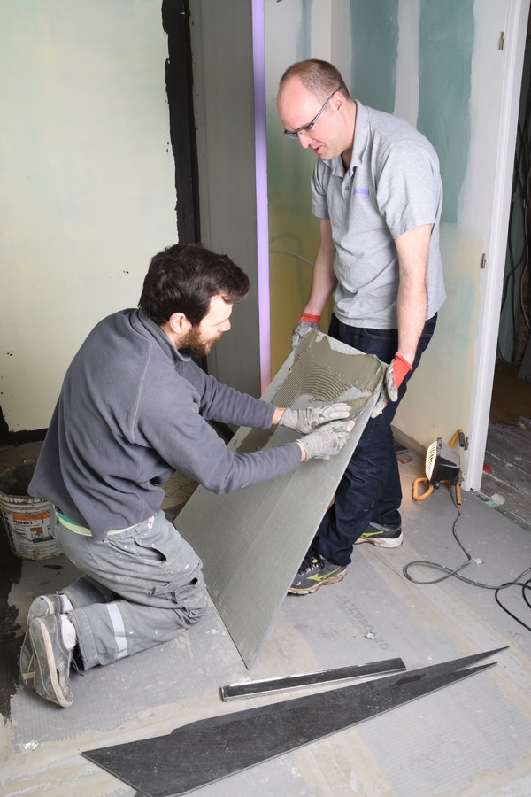 Eine geflieste begehbare Dusche in Rekordzeit - Carl-Benz-Straße 8 ...